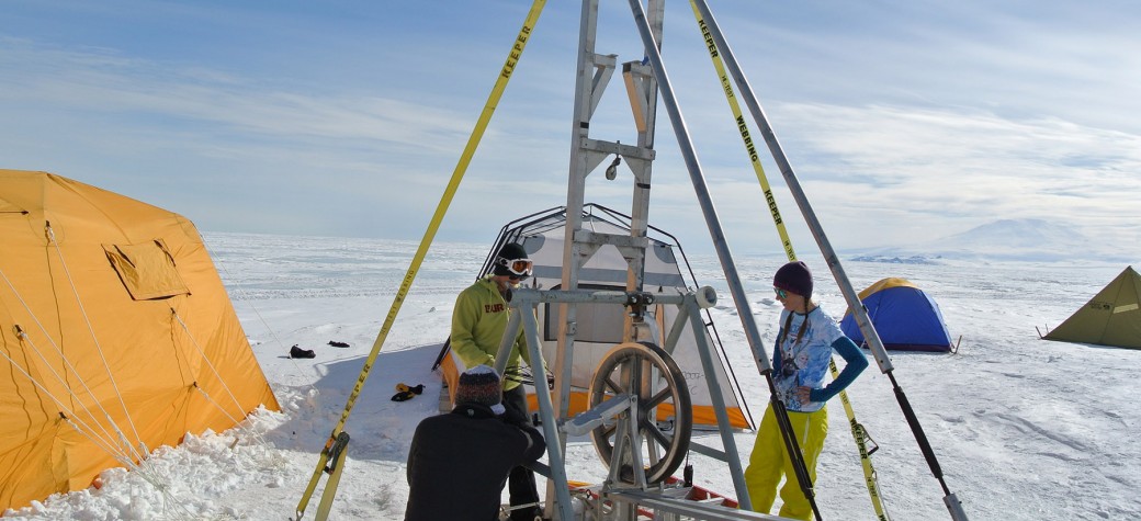 New robotic vehicle provides a never-before-seen look under Antarctica ...
